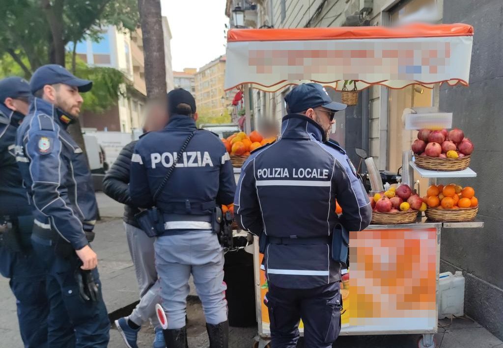 Catania, venditore abusivo di spremute sanzionato due volte nel giro di ...
