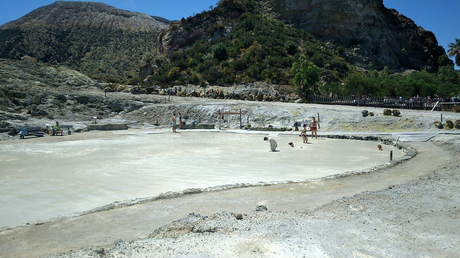 Riapre la Pozza dei Fanghi di Vulcano: un ritorno atteso da cinque anni
