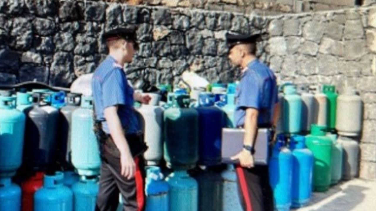 Bombole di gas sequestrate a Catania