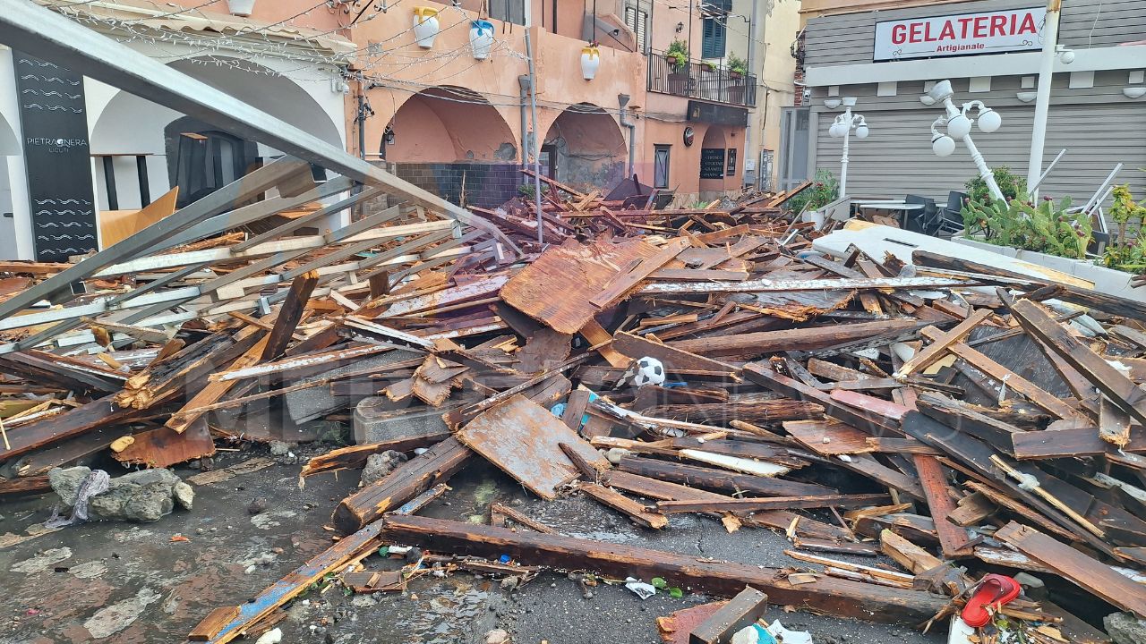 Crollata parte di una villetta a San Giovanni Li Cuti