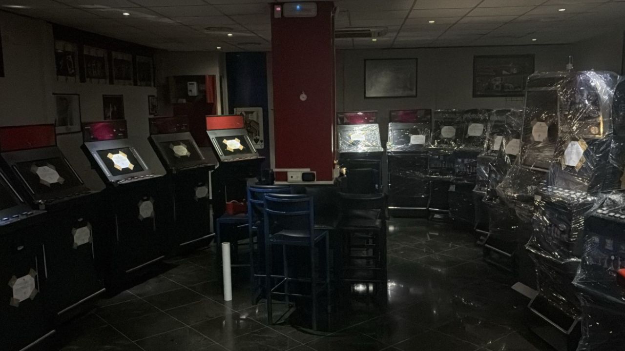 Catania, blitz contro il gioco d’azzardo: sequestrate 14 macchinette